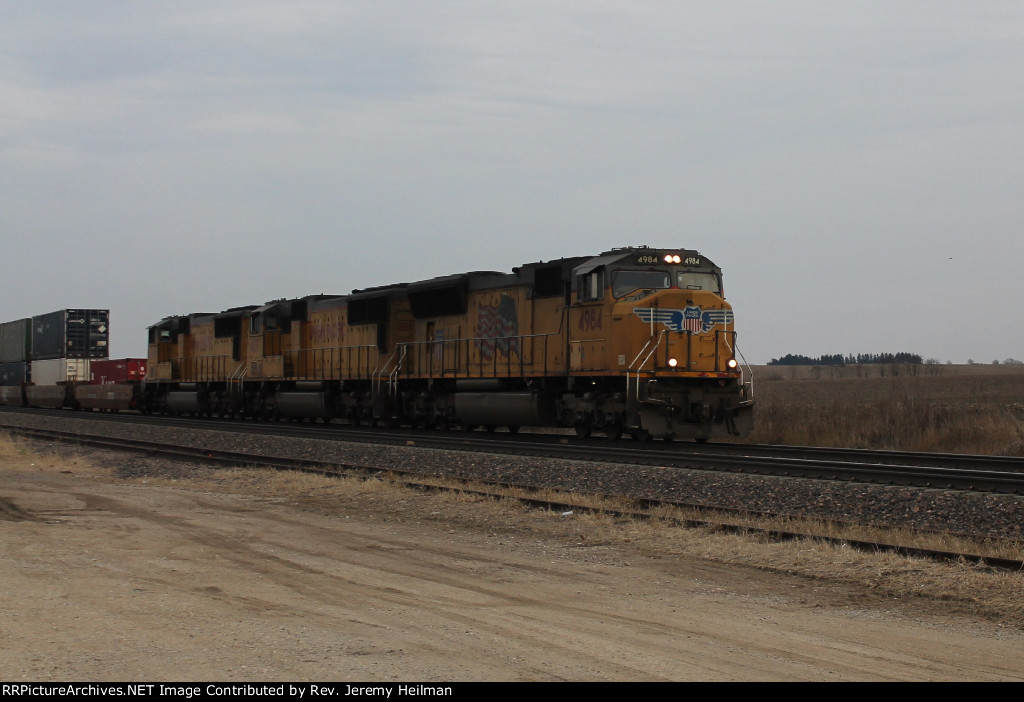 UP 4984 & others (3)